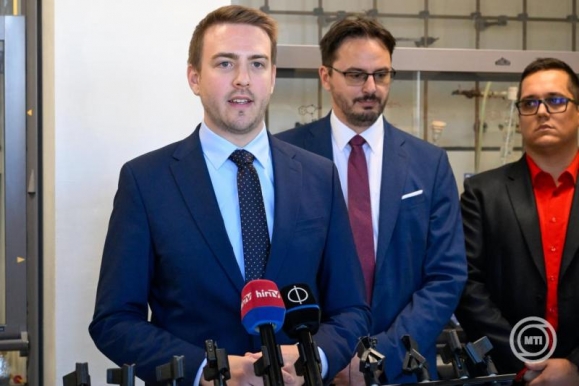 Kiválósági program: akár 400 millió forint kutatói támogatás